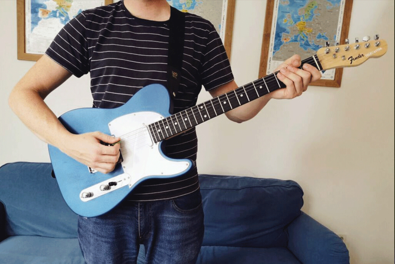 Die Haltung der Gitarre – Üben für Anfänger | bandup